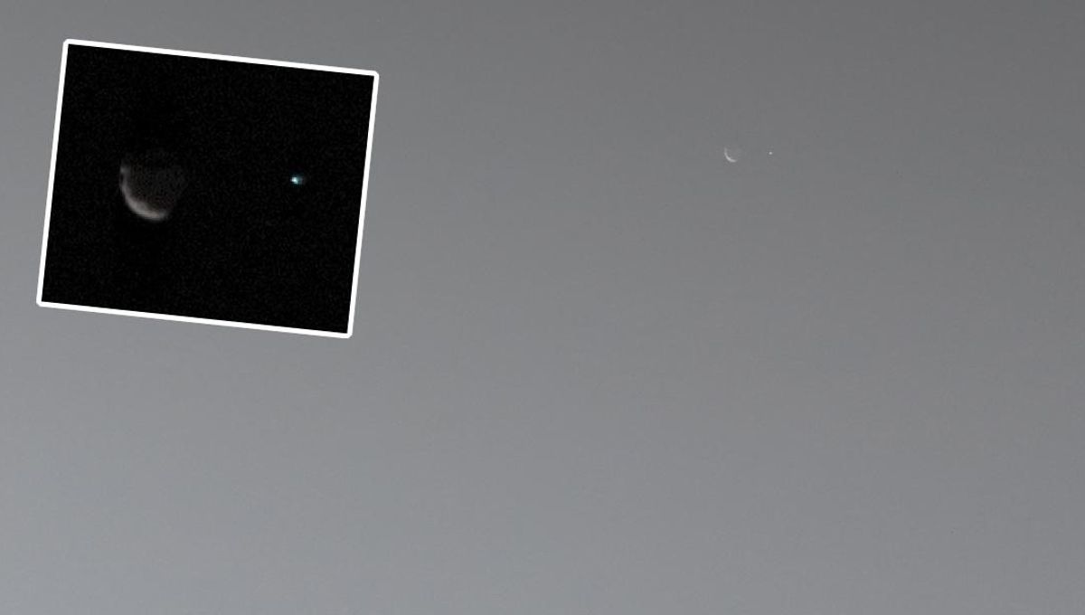 Earth Photobombs Phobos In Incredible View From Mars | IFLScience