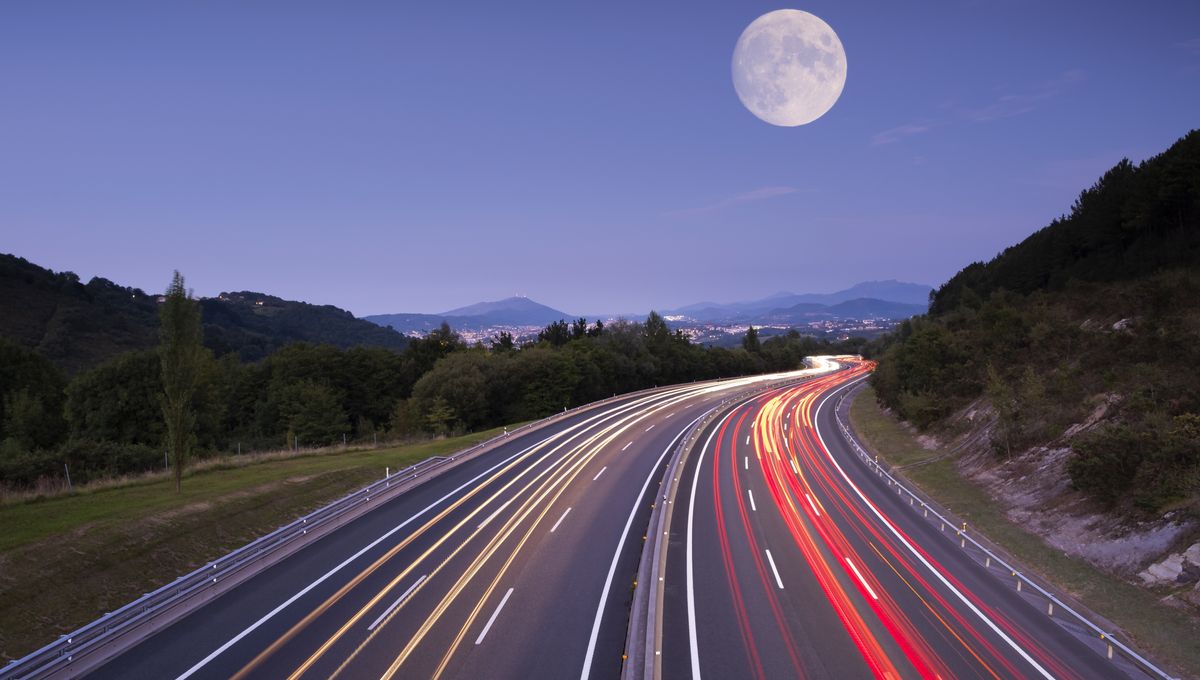 There's Good Reason To Be Wary Of Driving During A Full Moon | IFLScience