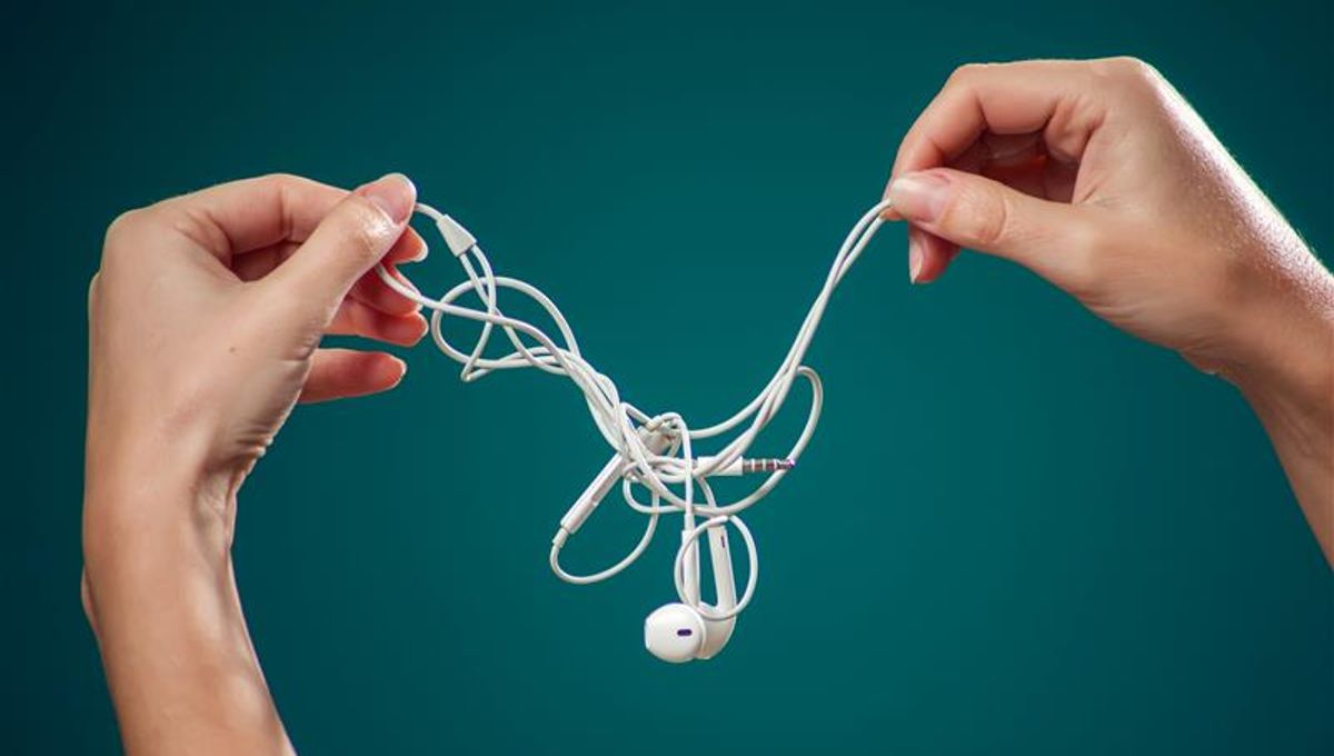 This Is Why Your Cables Keep Getting Tangled | IFLScience