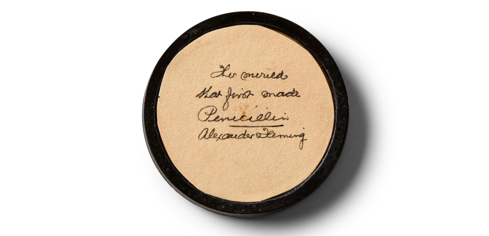 “Mold Medallion” From Groundbreaking Penicillin Discovery Auctioned For ...