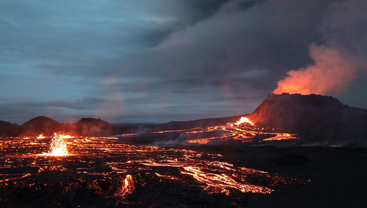 How Is Earth’s Core Still Hellishly Hot After Billions Of Years ...