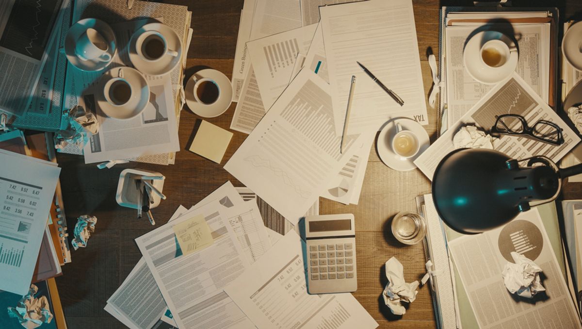 Is A Messy Desk A Sign Of Genius? | IFLScience