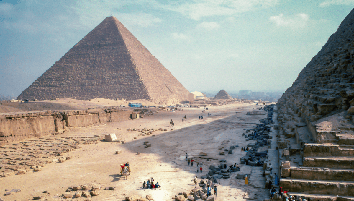 Why The Pyramids Of Egypt Contain Very Few Mummies In Their Chambers ...