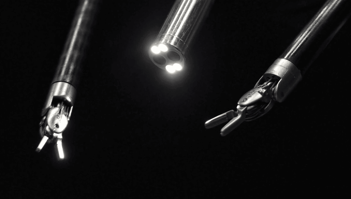 World First: Robot Trained On Videos Of Human Surgeons Responds To ...