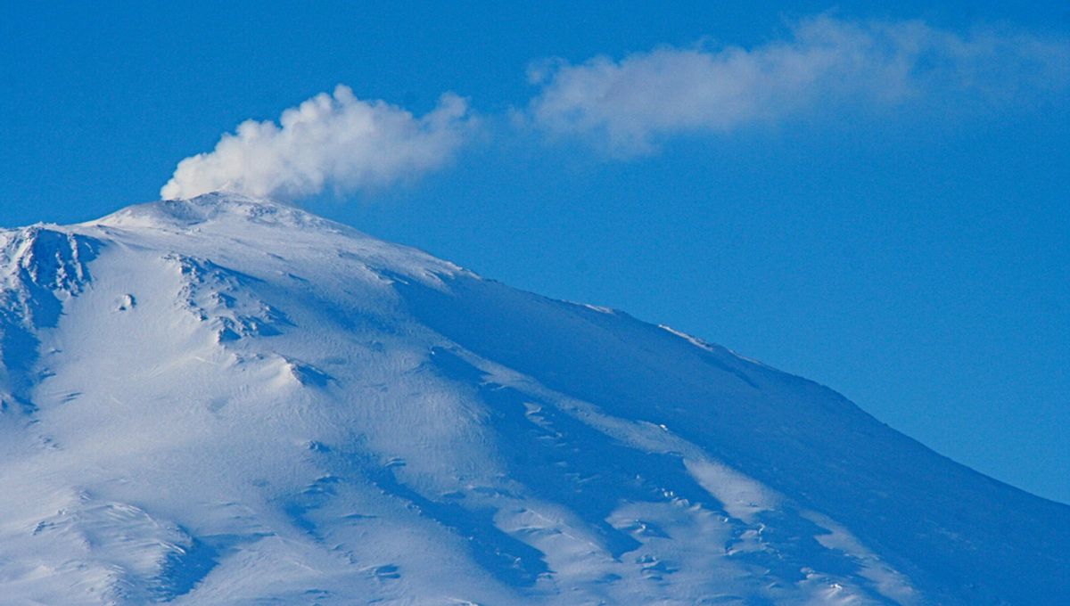 Could Antarctica's Volcanoes Be "Reawakened" In The Future? | IFLScience