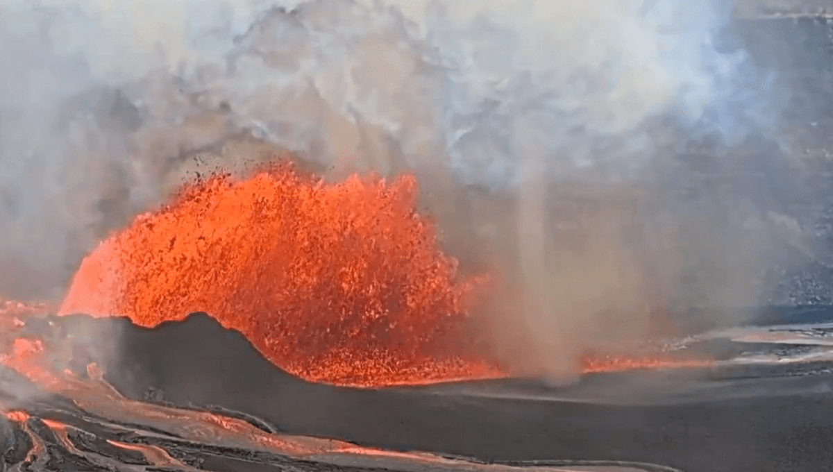 Watch A “Volnado” Dance Around A Spectacular Lava Fountain In Kīlauea ...