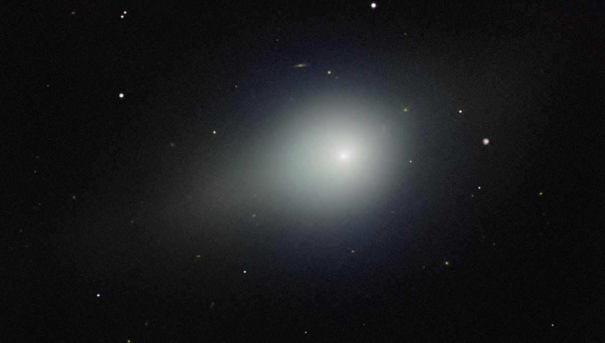 Interstellar Comet 3I/ATLAS Glows Green In New Images, As It's Set For ...