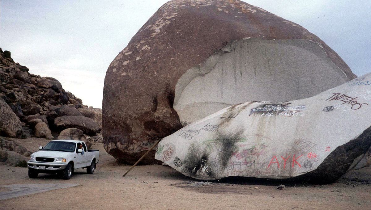 Giant Rock: A Wild History Of One Of Earth's Largest Free-Standing ...