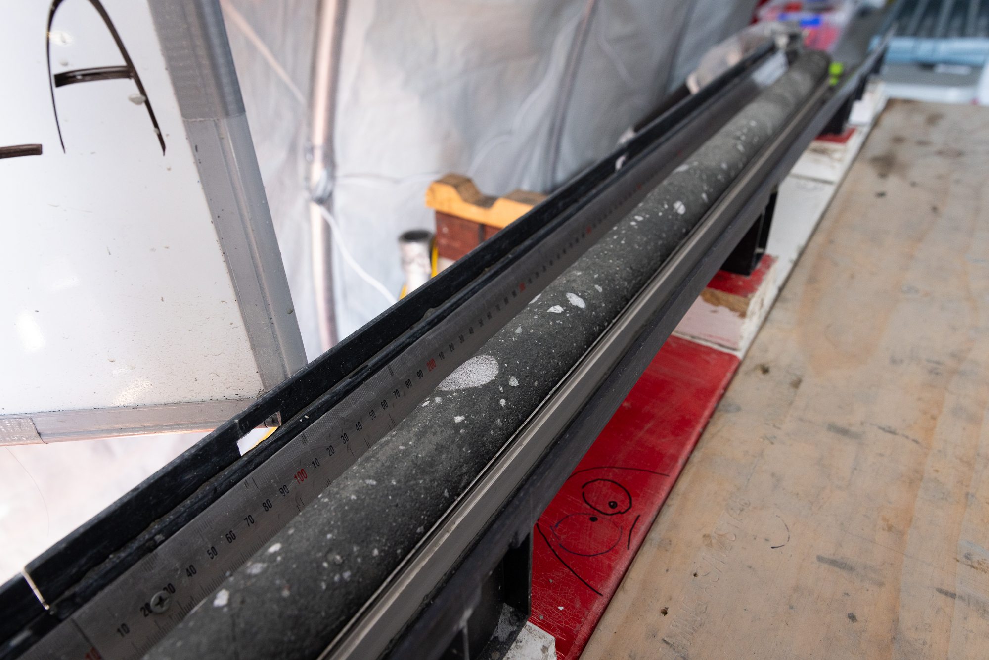 Record-Breaking Sediment Core Drilled From Deep Under Antarctica's Ice ...