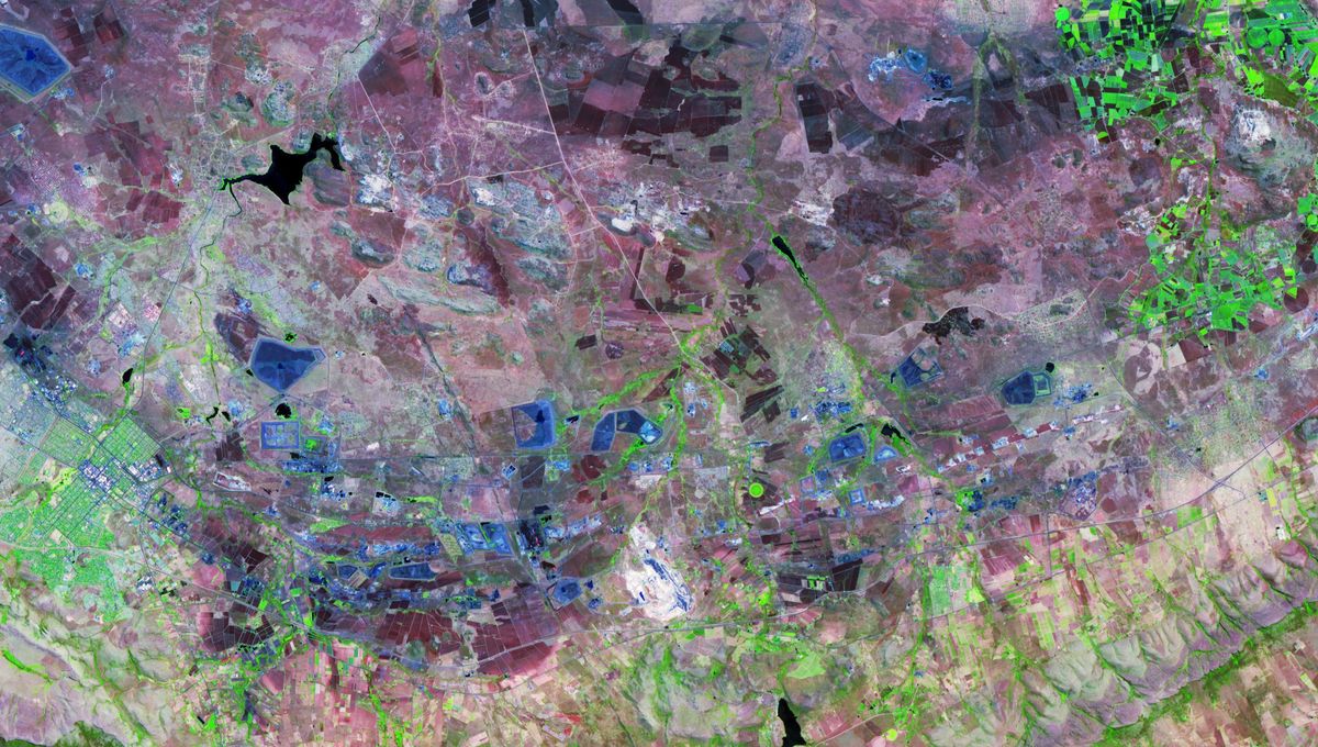 Bushveld Igneous Complex: The World's Largest Layered Igneous Intrusion ...