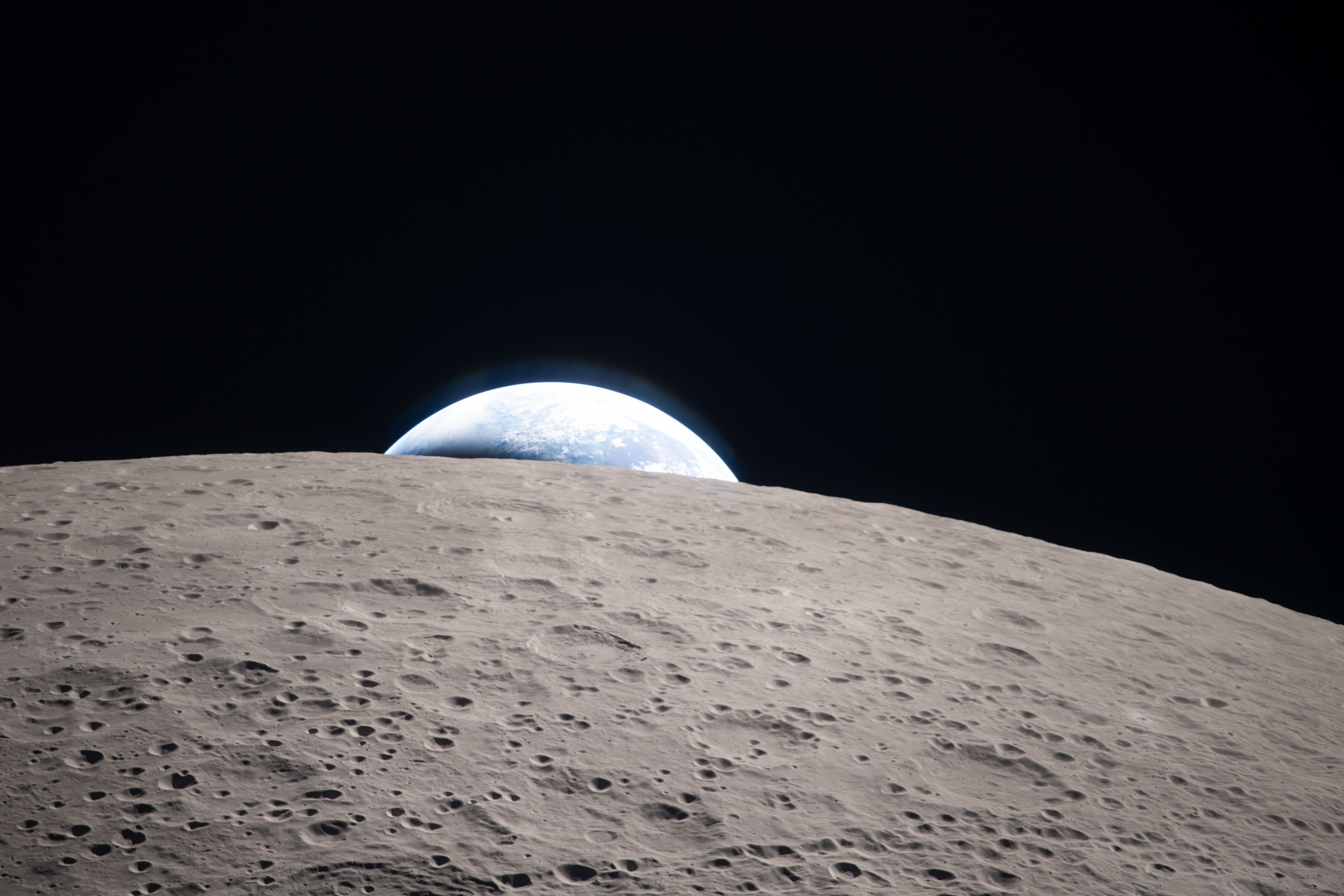 NASA Just Dropped Over 12,000 Artemis II Photos – Here’s How You Can ...